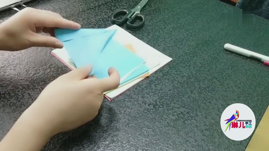 琳儿手工折纸:如何在正方形折纸中折出一个等边三角形折纸!教程