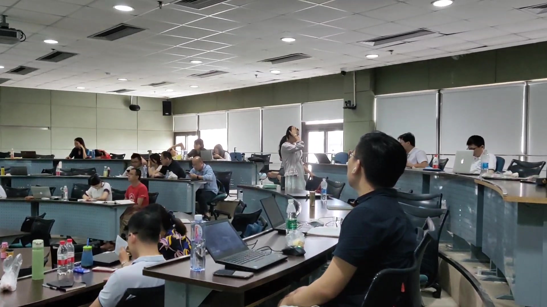 打工仔毕业两年重回校园,带你走哈工大深圳校区