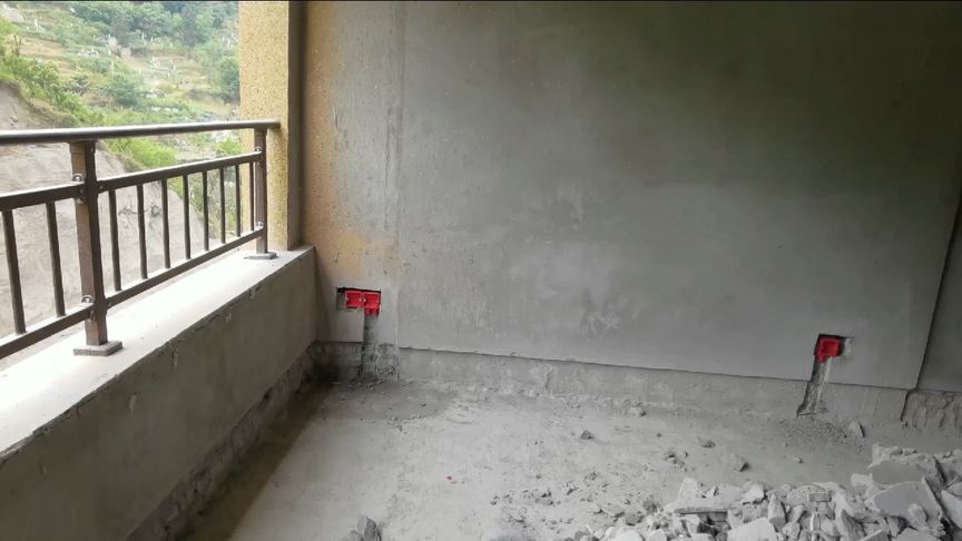 强电箱用开孔器开孔它不香吗?干嘛要用切割机切呀