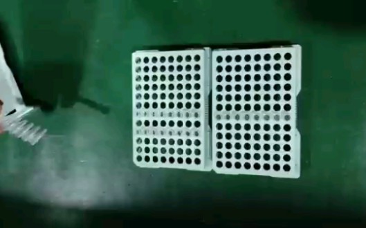 达铂优微孔板离心机标配八连排管适配器使用方法