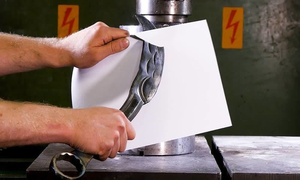 牛人用液压机当作锻造台,将扳手加工后,成品太惊艳了!