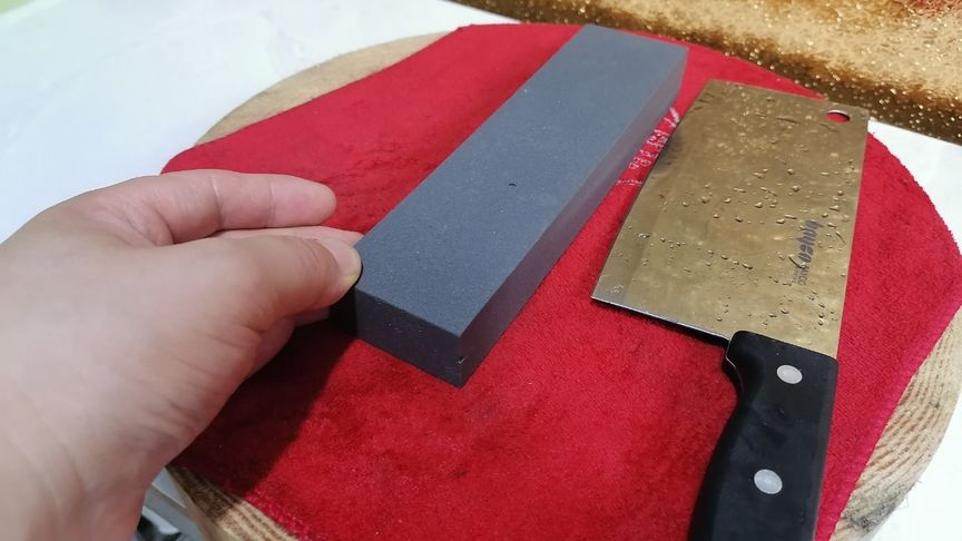 磨刀要横磨还是竖磨?很多人都做错,教你正确做法,锋利又耐用