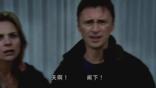 电影:海啸迅速淹没一座城市,众人立马转移位置,时间太紧了