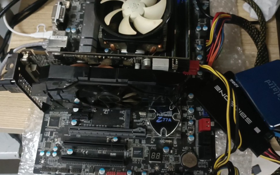 ...的i7 2600cpu+550ti显卡+金士顿ddr3 4g内存条两根究竟能不能用,是...