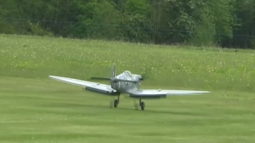国外模型飞机飞行表演,看看这些飞机各种坠毁了,玩飞机也不容易