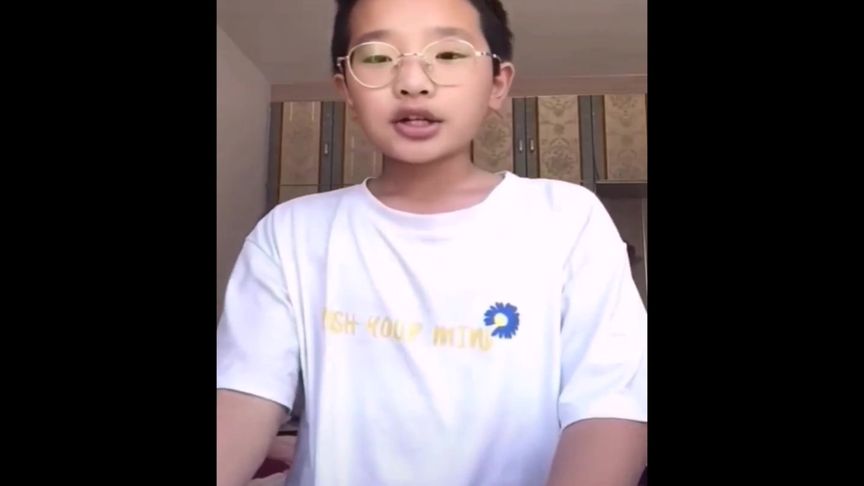 爆火男孩模仿老师 六一节郊游前的老师;安排的明明白白的!
