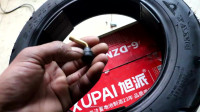 电动车维修之真空胎注意要点:轮胎漏气补胎换胎,检查气嘴尤为重要