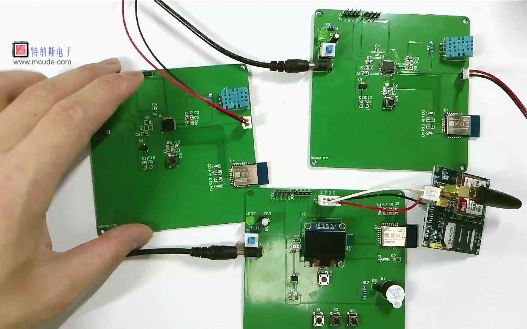 【特纳斯电子】基于GSM模块风速温湿度多采集系统-实物讲解