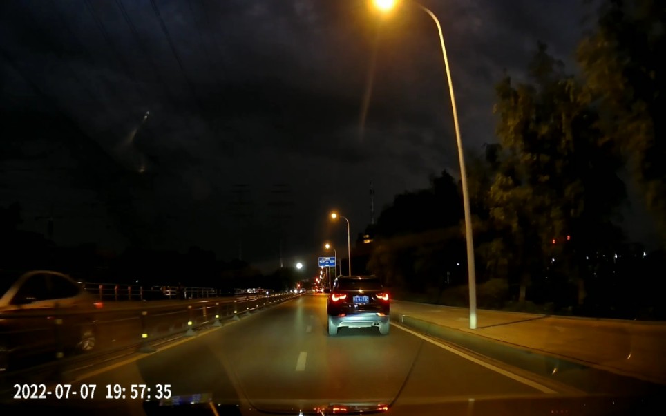 趴趴狗 S60 行车记录仪夜景实拍