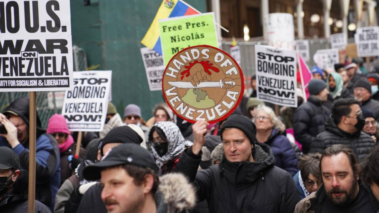 新华社评“美国抓走委内瑞拉总统马杜罗”:图穷匕见不过如此