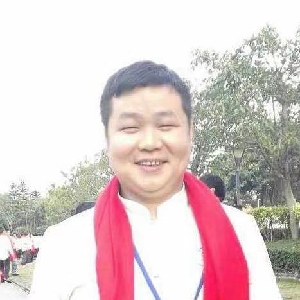 万家麟 