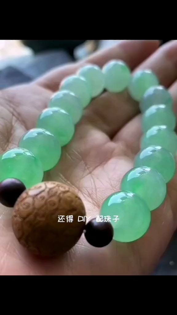 开料翡翠,珠子制作,翡翠定制!