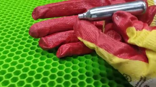 充满天才可行的想法,改造空二氧化碳罐,让它的作用不在局限储藏