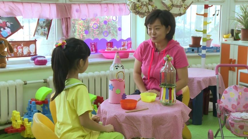 幼儿园中班生活环节：使用筷子
