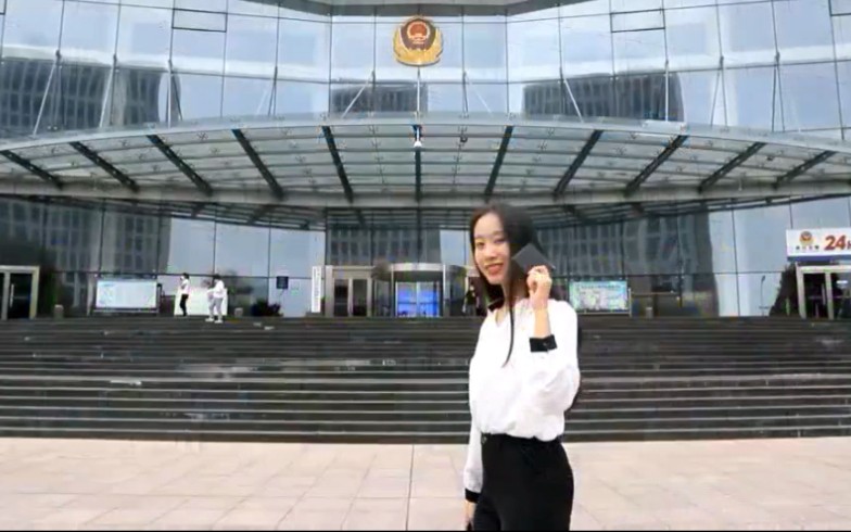 小姐姐带你走进潍坊交警智慧车管所