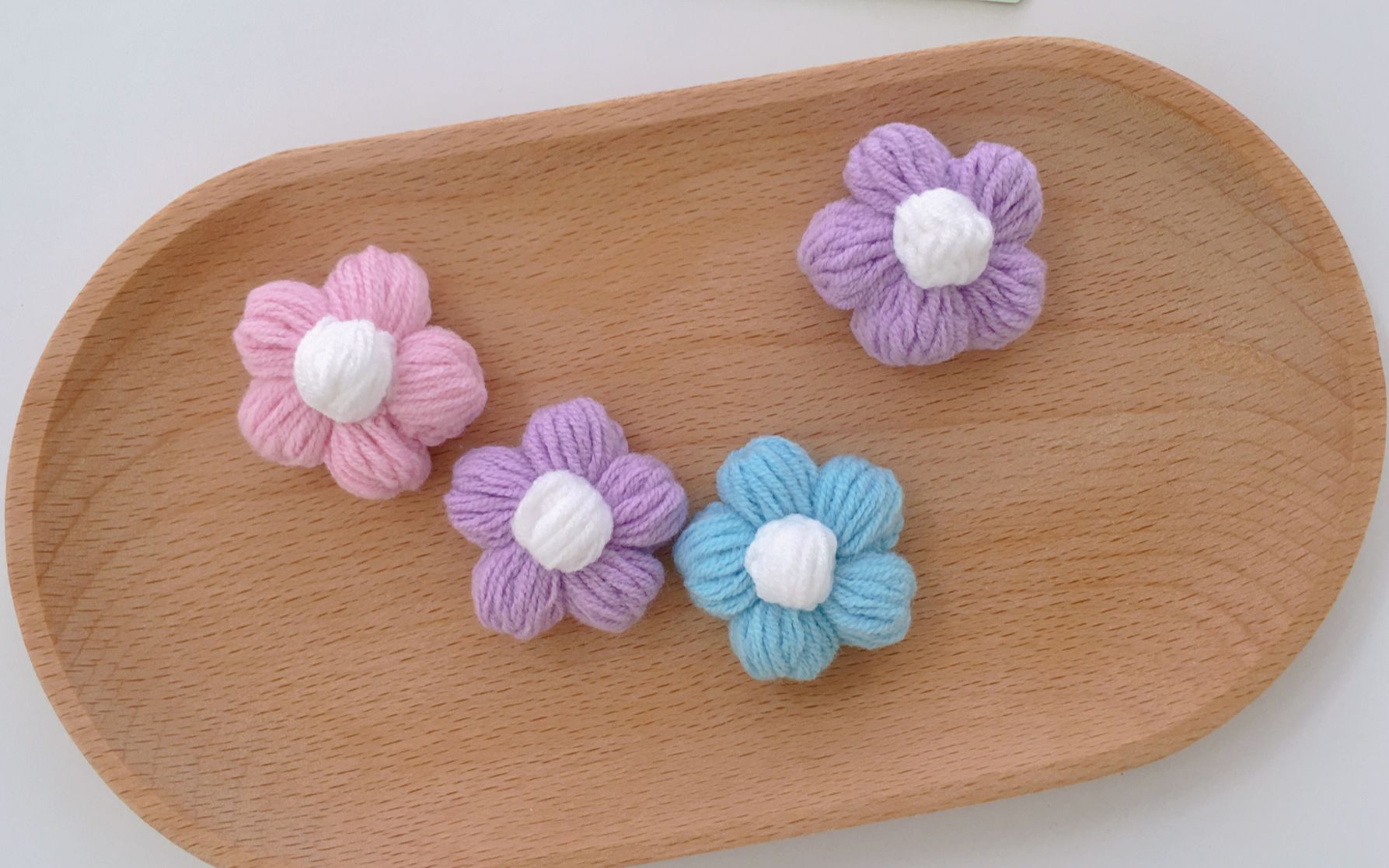 常用两种百搭泡芙花的钩法,钩针毛线编织花朵新手教程