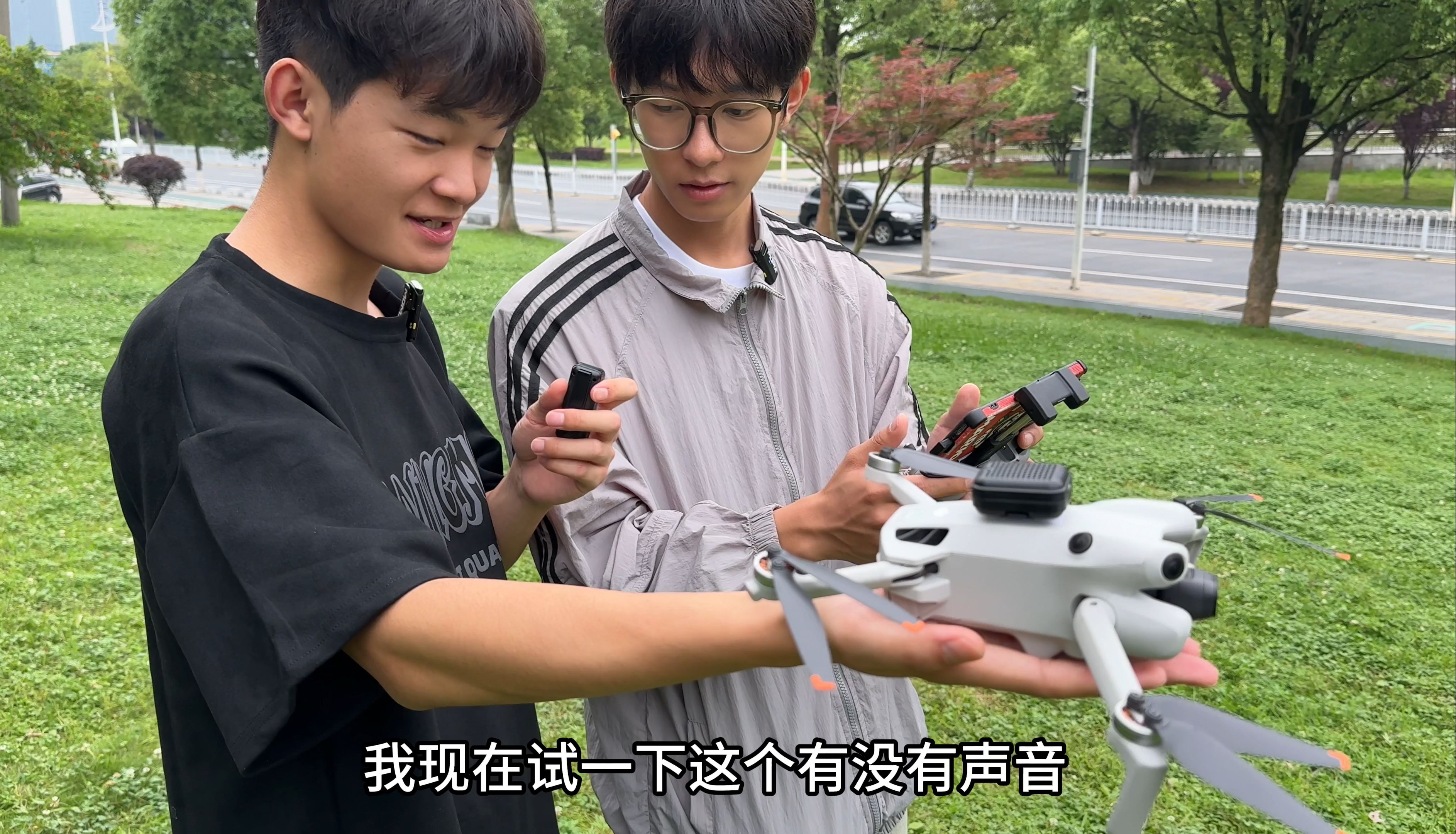 如何用Mini4pro要到陌生妹纸微信?