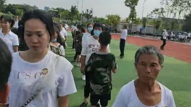 学校活动,感恩父母,家长们都感动哭了#军训时光