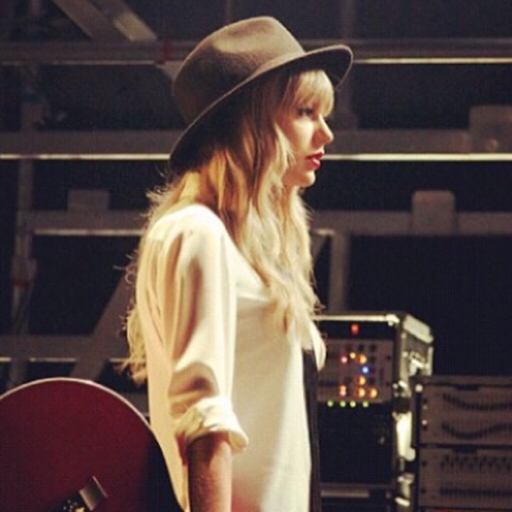 TaylorSwiftie13 