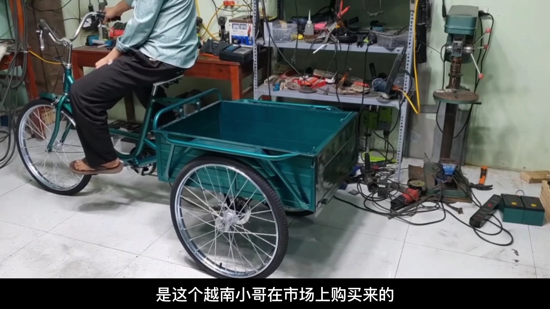 刚买的三轮车,男子花费几百块改成电动的,这技术我服!