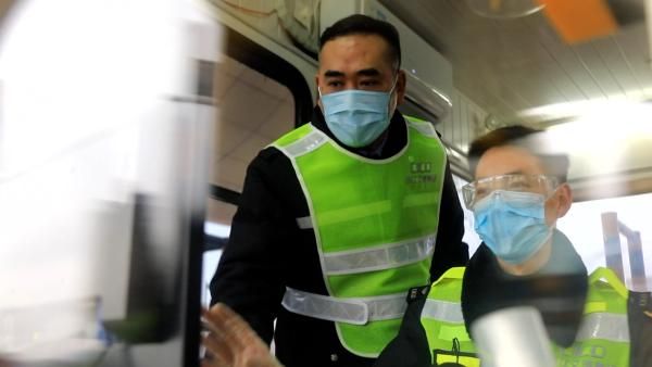 坚守者丨从收费员到稽核员,他在岗确保高速收费准确无误