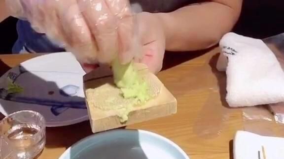 日本料理 猜猜这是什么神秘食材 手工研磨