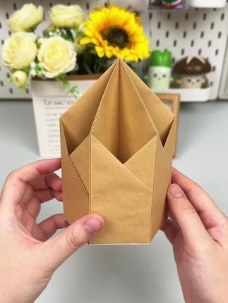 教你用纸自制笔筒,六格分区,好看又实用#折纸 #手工diy #笔筒