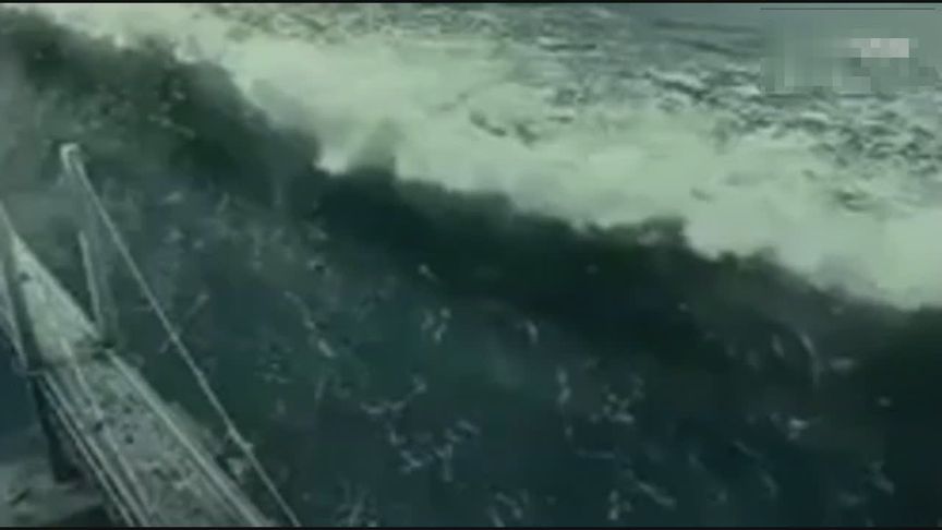 日本海啸爆发瞬间,高楼大厦倾倒颠覆,瞬间成为海洋!