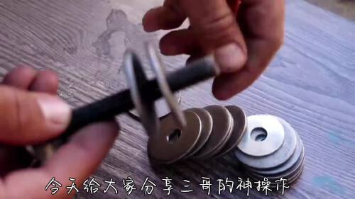 高清视频-三哥利用废料制作一款精致的装饰手雷-制作全过程讲解