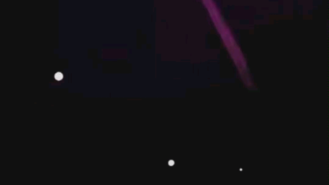 听说钉钉会自动开启摄像头,幸好我们上网课不用钉钉。