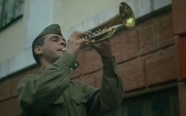 共青团员之歌俄语版(双语字幕)