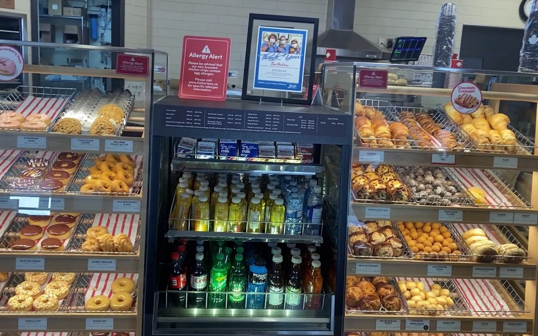 国民咖啡店Tim Hortons的一家小连锁店---里边有简单英语听力练习(吵...