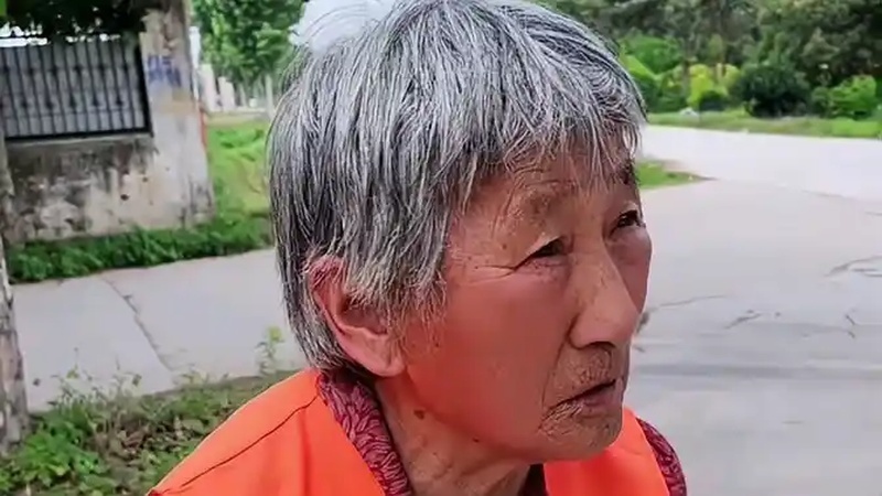 像他这种人,大家说该不该道歉