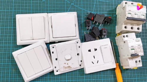 开关红点朝哪儿?连老电工都犯愁!(1