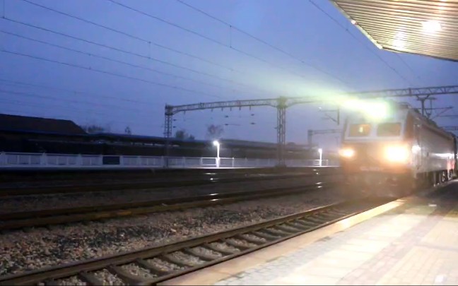 【中国铁路】兰局兰段 SS7E 0031牵引K1352次列车进砀山站1站台停车