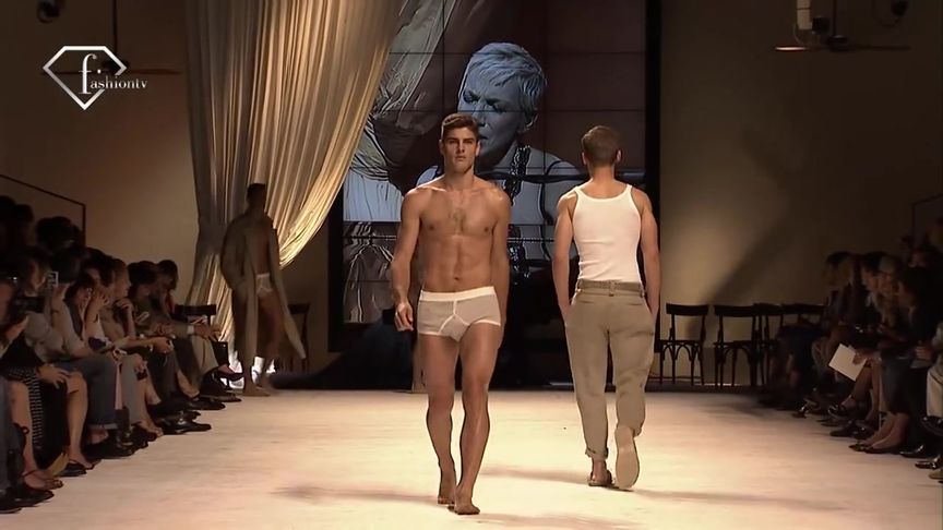 国际秀场的热门男模走秀,那叫一个英姿飒爽!(2)