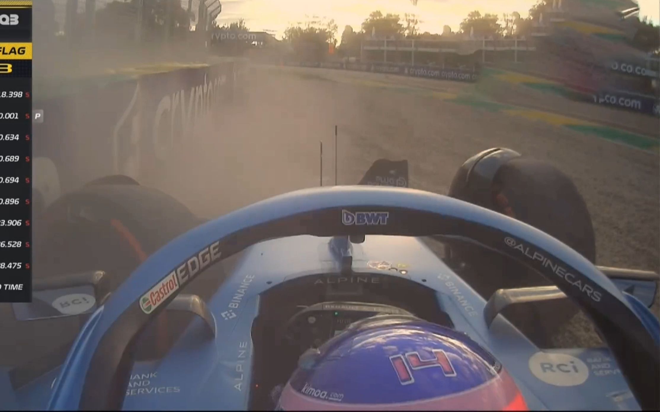群友刚夸完头哥刷紫,镜头一转头哥失控撞车!F1 2022赛季澳大利亚...