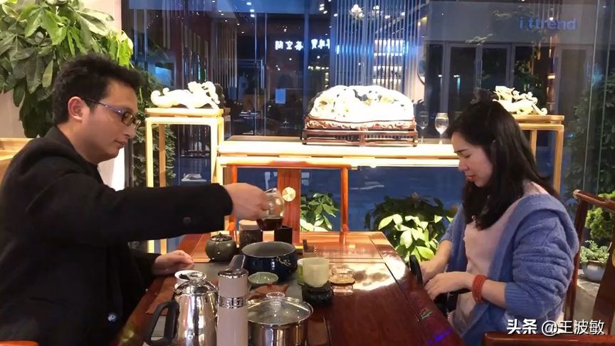 王老师,我买的2万块的手镯是玻璃种的翡翠吗?