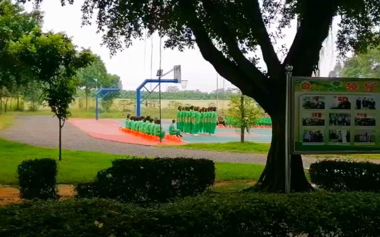 广东叛逆孩子学校,广东清远麦田教育,周末会操