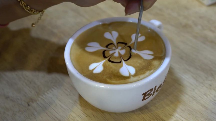 咖啡教学:只要你会画个圈圈,一根牙签就能做杯漂亮的咖啡!