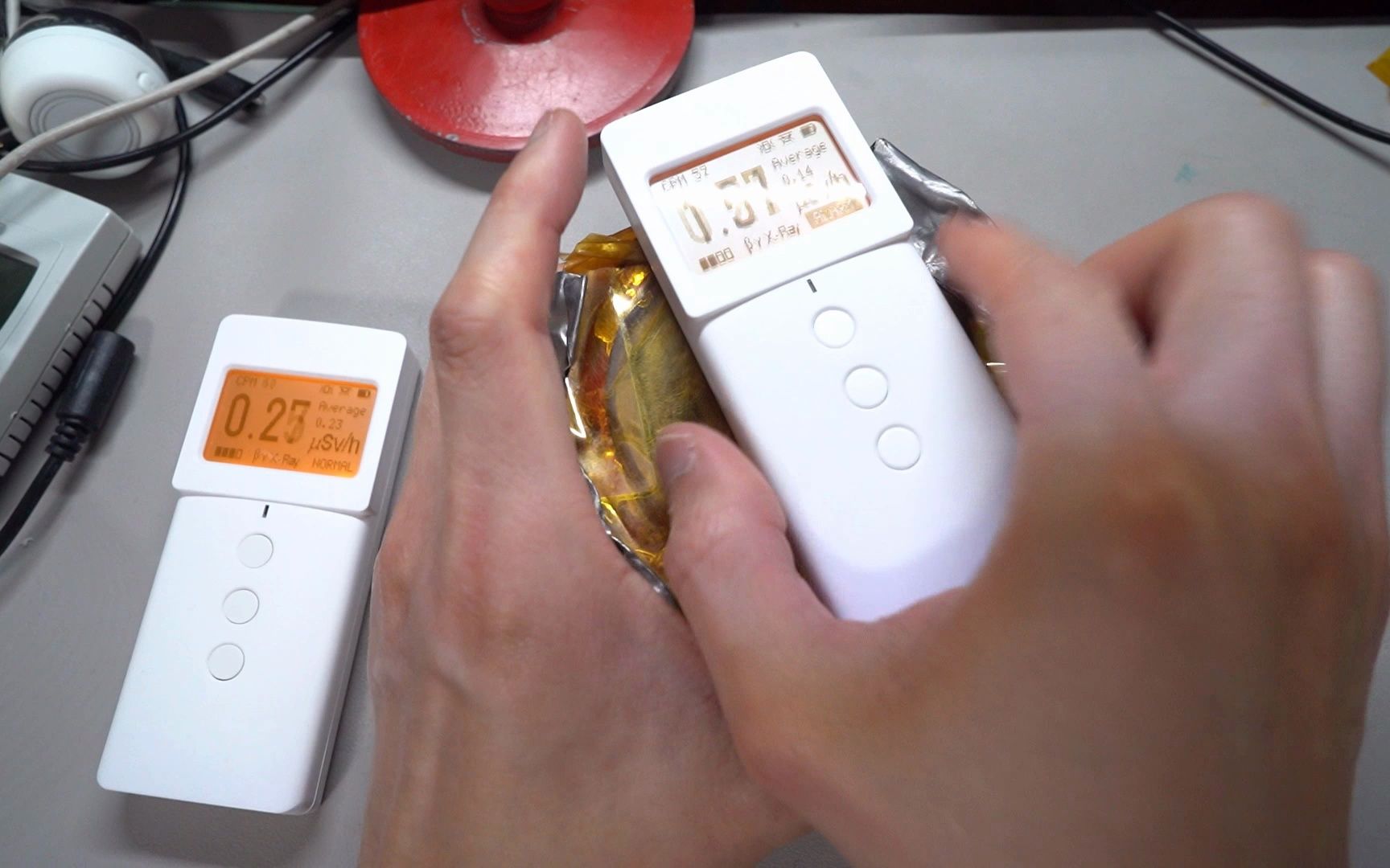 改装SBM20灵敏度大提升? 新版KB6011的J321管对比SBM20盖革管...