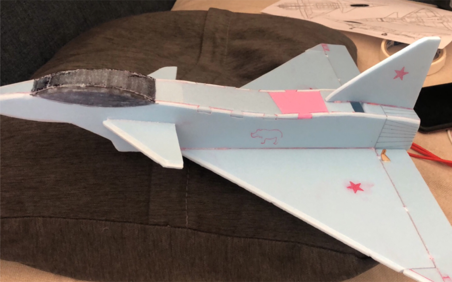 手工制作的航模涵道飞机。