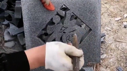 这是怎么刻的字,老师傅技术可以啊!