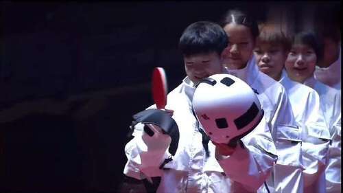 孙颖莎2019地表最强12人开幕式萌翻全场!这波可爱暴击你接得住吗?