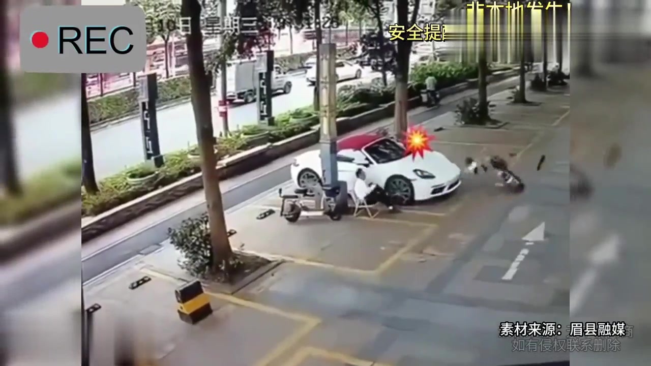 男子驾车在人行道上行驶不慎撞到一旁小汽车