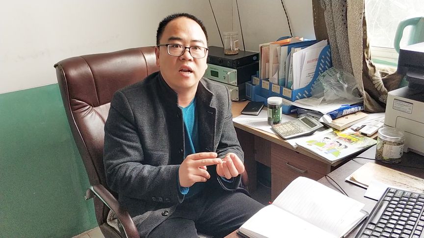 农村学校为啥学生越来越少?听听小学校长如何作答?听完很震撼