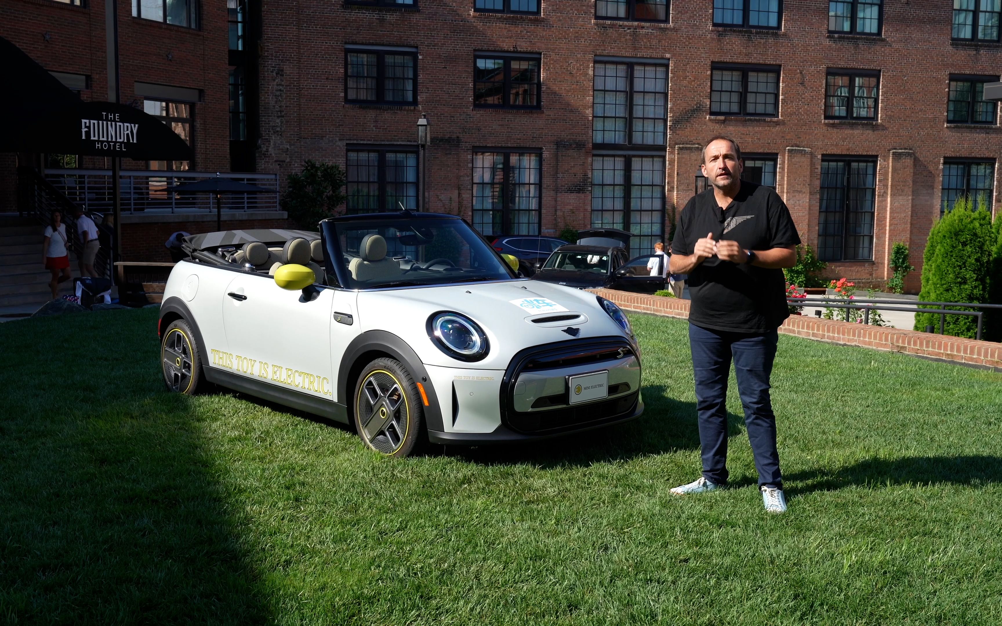 海外抢先试驾MINI COOPER SE电动敞篷版