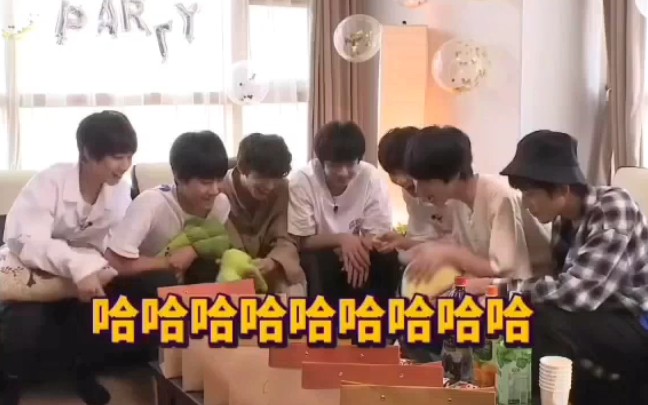 时代少年团看到自己的黑历史的反应