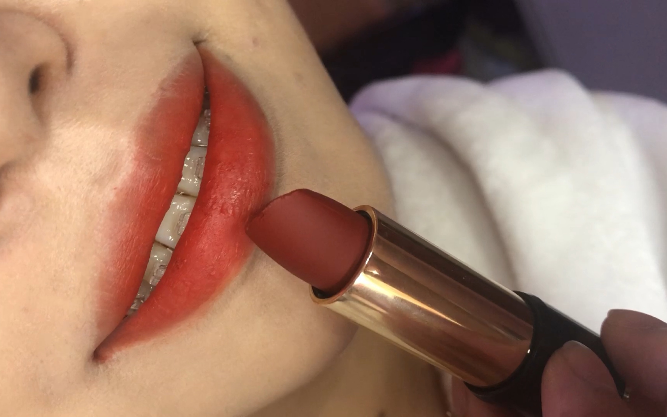 兰蔻菁纯雾面口红196试色 无滤镜无美颜 口红试色