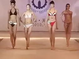(美女模特)内衣模特时装走秀表演时装秀巴黎时装秀模特